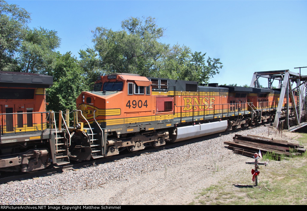 BNSF 4904